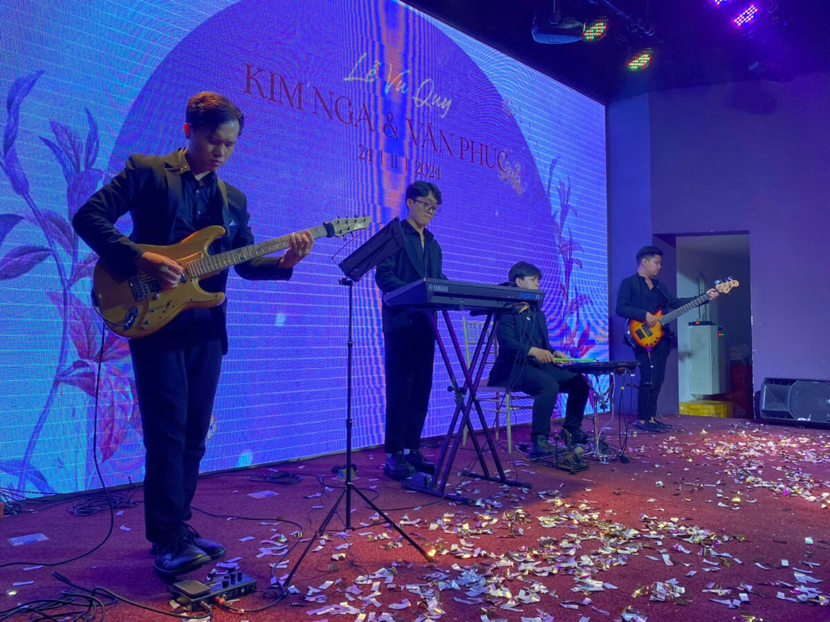 BAND NHẠC ACOUSTIC GỒM NHỮNG GÌ VÀ GIÁ THUÊ 2025